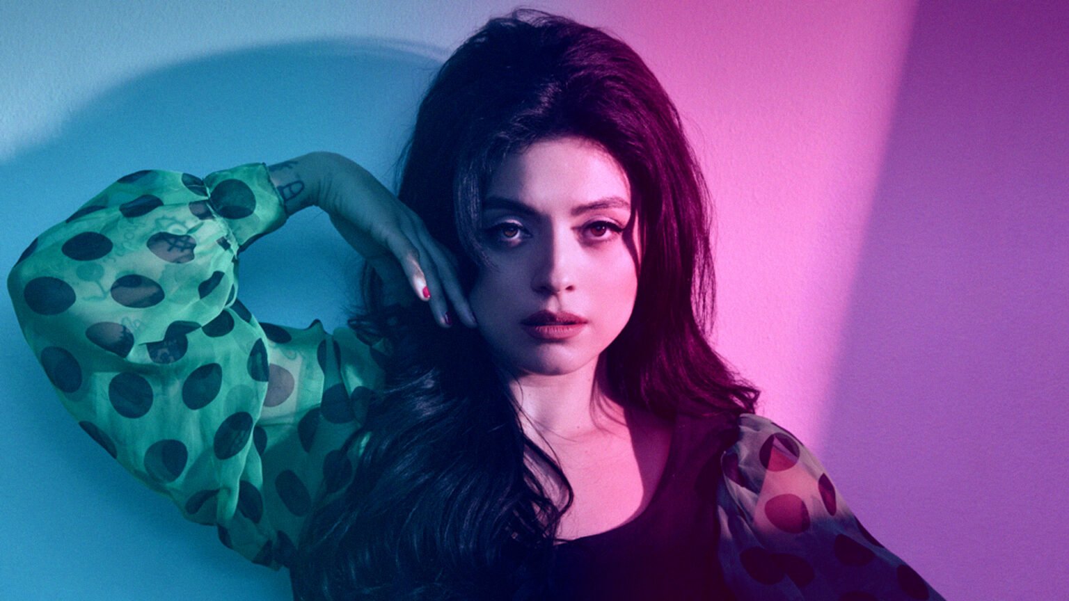 MON LAFERTE: Como un verdadero fenómeno, la carrera de la artista ...