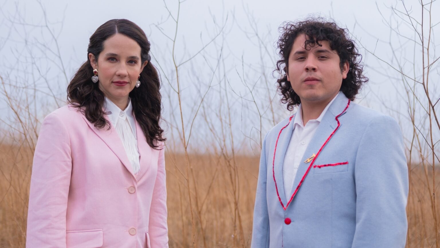 Ramona y Ximena Sariñana unen fuerzas en "No te vayas"