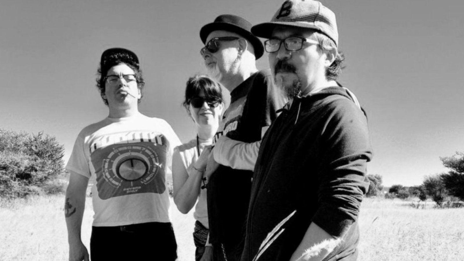 Los Esquizitos: "Seguimos en el rock garage, en el desmadre"