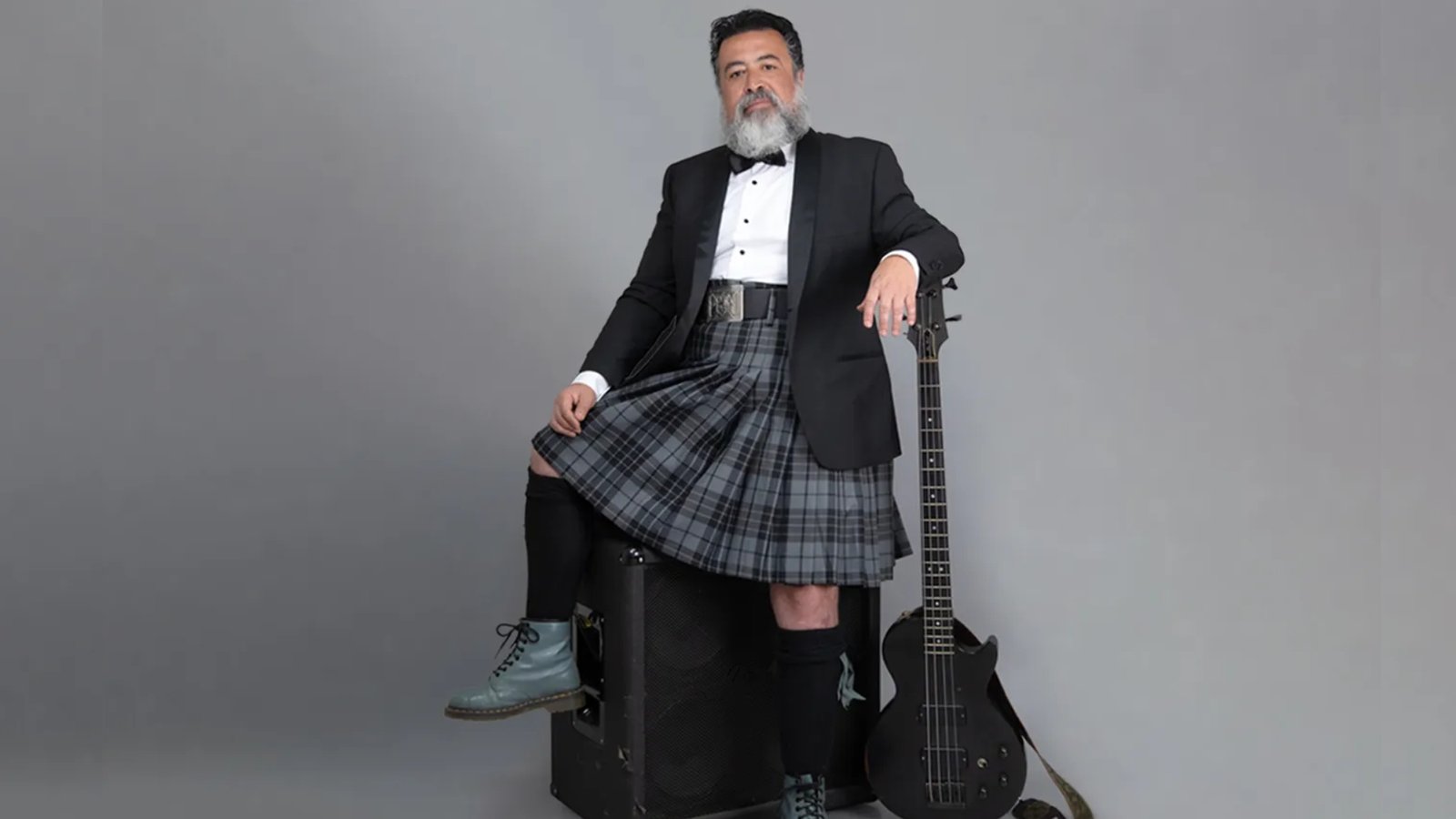 Micky Huidobro de Molotov se lanza como solista